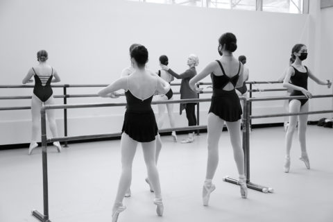 How to Deal With Crowded, Stressful Class Scenarios - Pointe Magazine